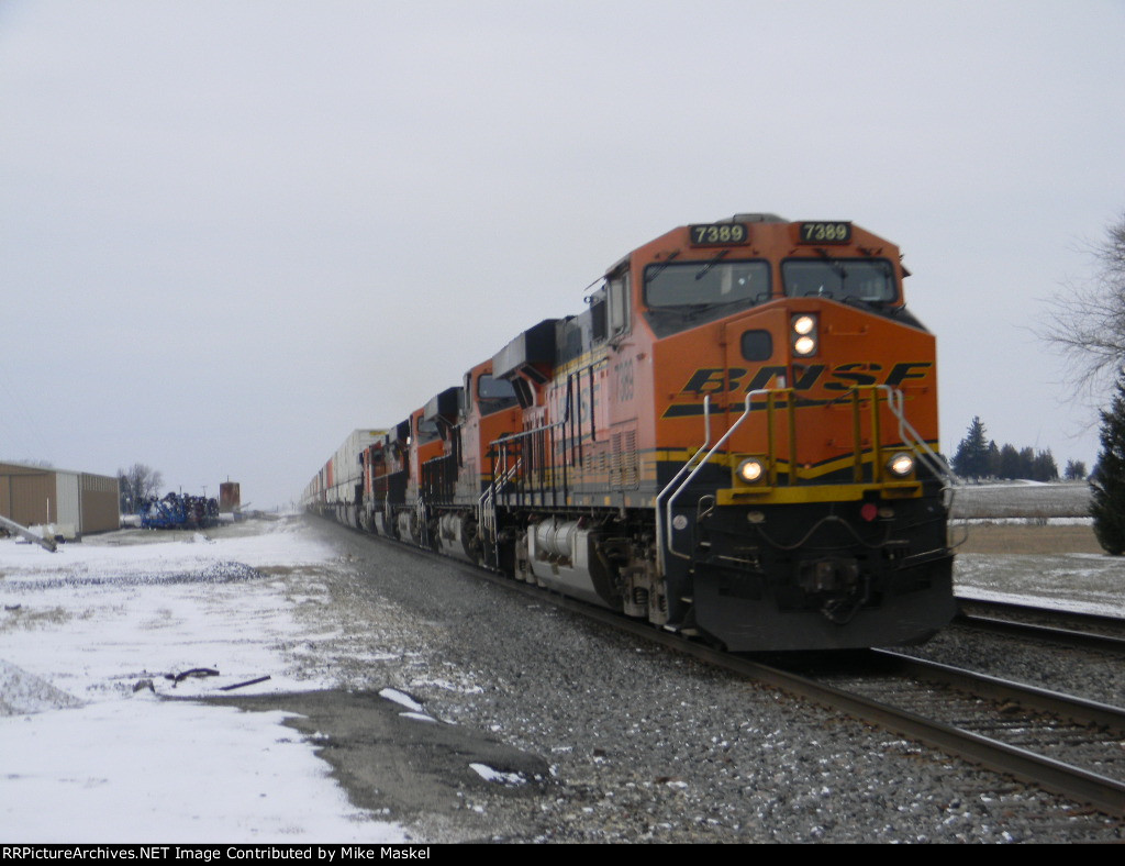 BNSF 7389